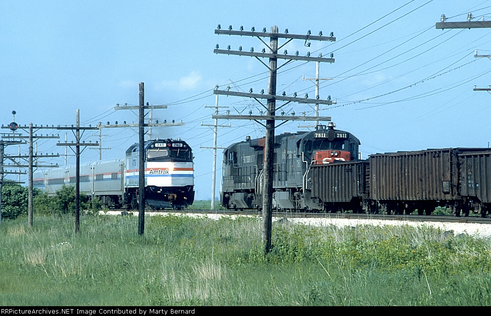 AMTK 403 With Tr 305 The State House and SP 7331 and 7811 Meet